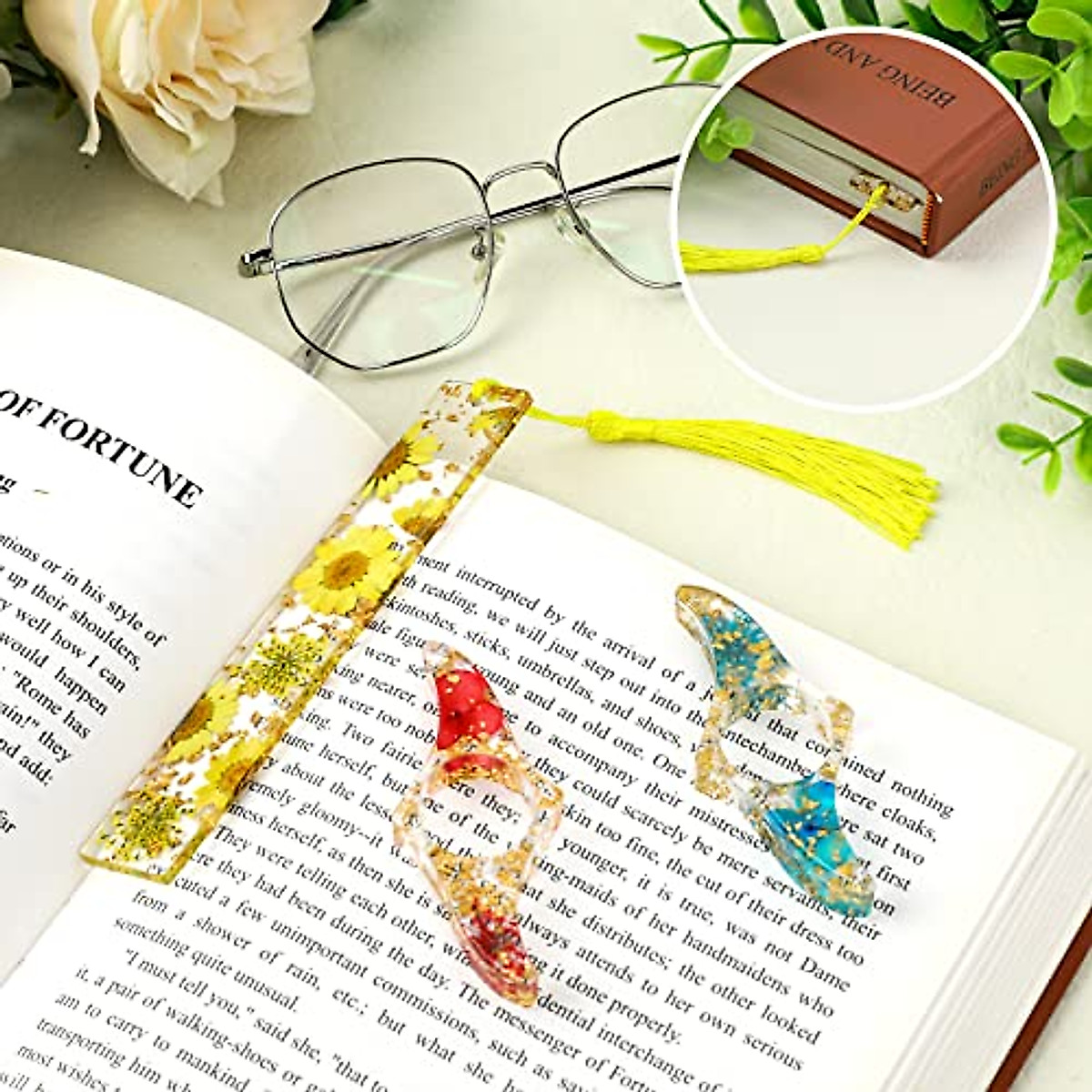 Dried Flower Book Page Holder for Reading,2 Pieces Thumb Book Page Holder and 1 Piece Resin Bookmark with Tassel Cute Book Accessories for Reading Lovers Book Marks for Book Lovers Gifts