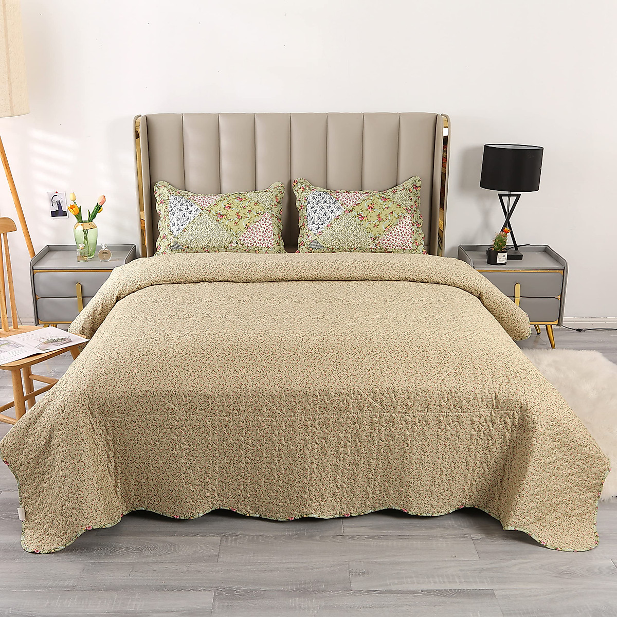 King Size Patchwork Quilt Set Green Floral Reversible Quilted Bedspread Coverlet Set 3-Piece Comforter Lightweight Stitched Quilt Bedding Set Bed Cover Blanket with 2 Pillow Shams for All Seasons