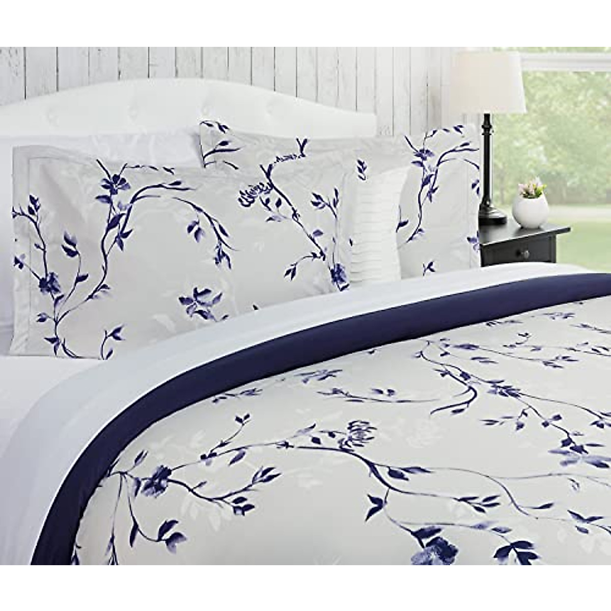 Chanasya Floral Duvet Cover Set - Duvet Cover (104” x 90”) & 2 Pillow Shams (20” x 36”) - 3-Piece Set, King Size, Purple Navy