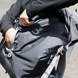 geckobrands Lightweight 30L Waterproof Backpack - Lightweight Watertight Outdoor Bag Hiking Traveling Light Water Activities