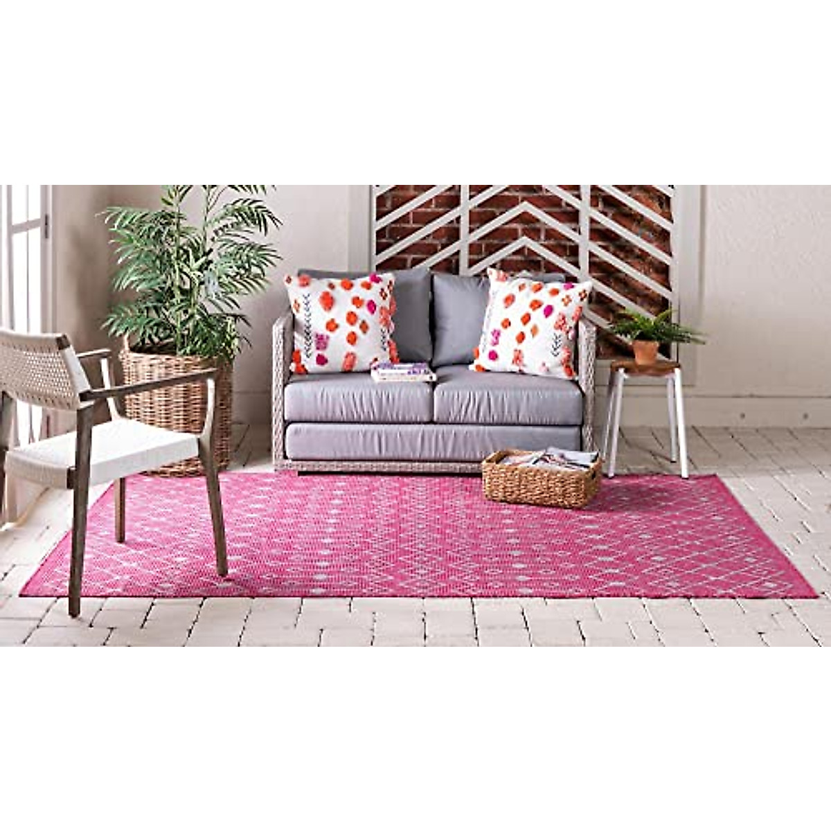 Unique Loom Outdoor Trellis Collection Area Rug - Tribal Trellis (4' 1" x 6' 1" Rectangle, Fuschia/ Gray)