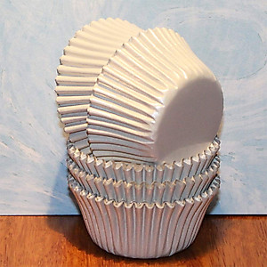 Gifbera White Metallic Foil Cupcake Liners Standard Size Baking Cups, 200-Count