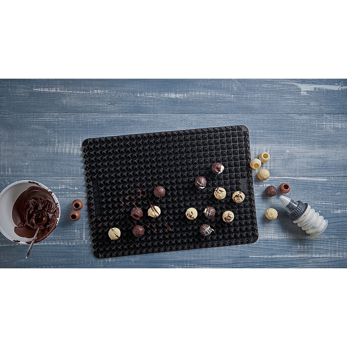 Lurch Germany Flexiform Fat-Reducing Pyramid Silicone Baking Mat 16.1 x 11.4 Inch - Black