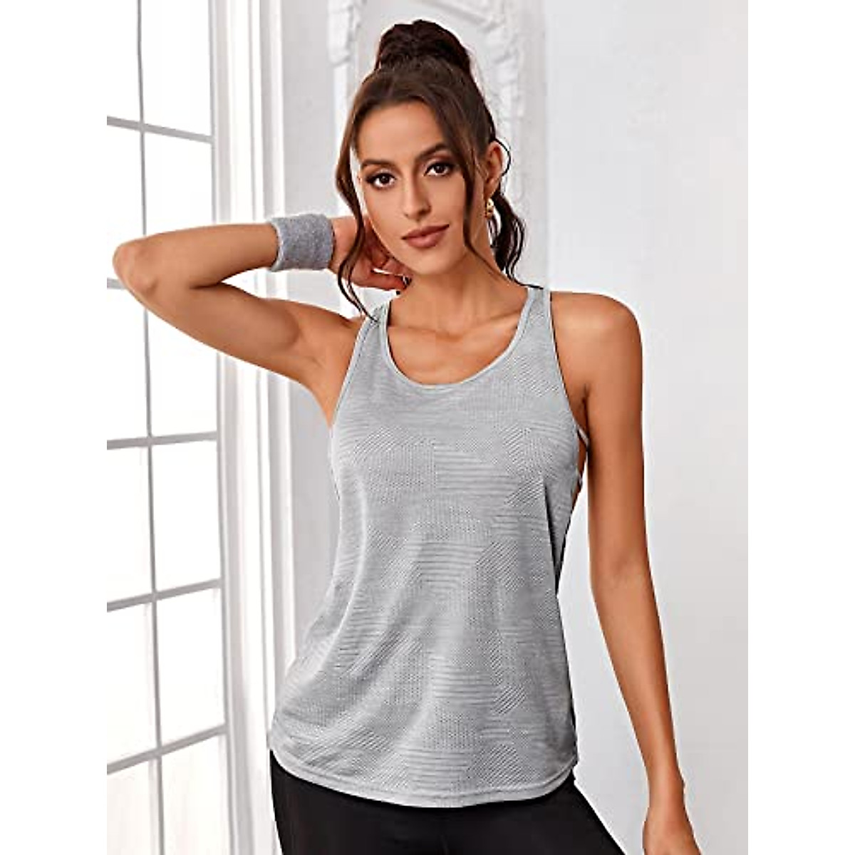 SweatyRocks Women's Activewear Cut Out Back Workout Tank Top Sleeveless Athletic Yoga Tops Light Grey M