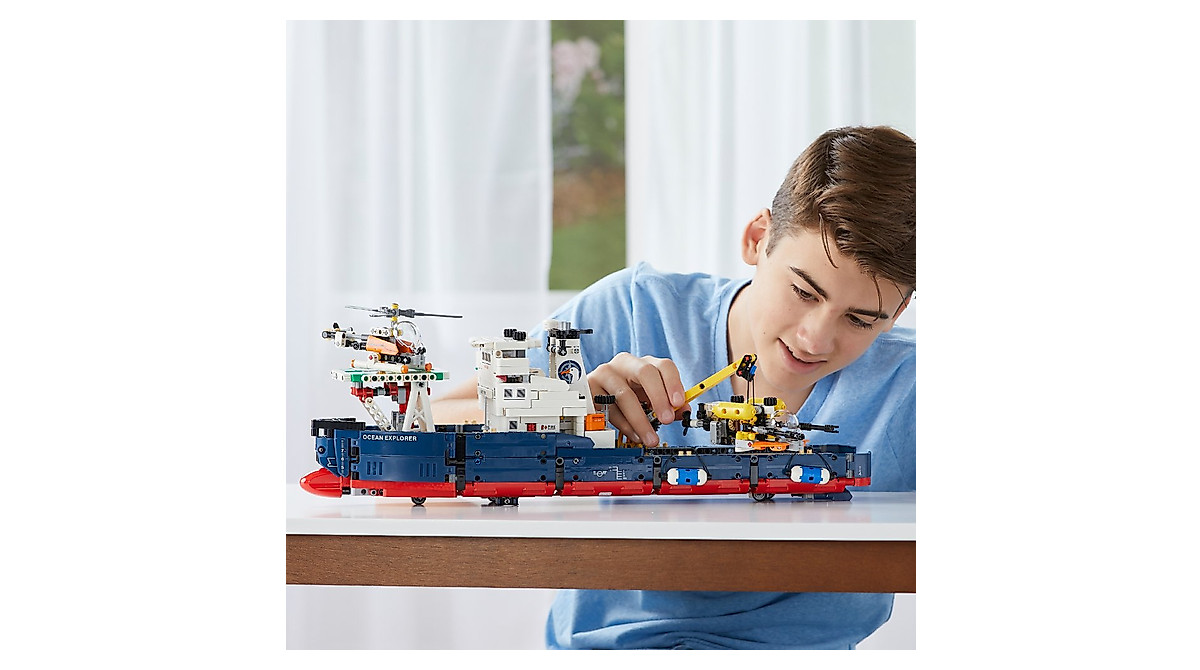 LEGO Technic Ocean Explorer 42064 Building Kit