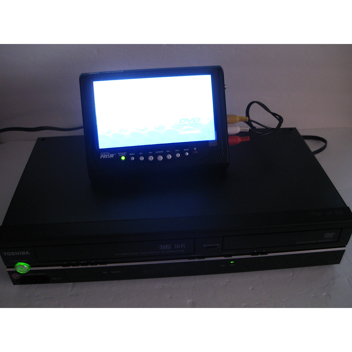 Toshiba SD-V296 DVD Player/VCR Combo, Progressive Scan Dolby Digital Remote Control, Black