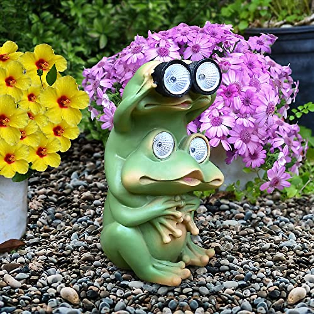 Juliahestia Garden Decor Frog Outdoor Statue – Solar Figurines Funny Cute Animal Sculptures Porch Outside Decorations for Yard Lawn Patio Ornaments Waterproof Gifts