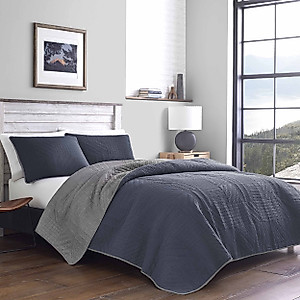 Eddie Bauer - Queen Quilt Set, Reversible Chambray Bedding with Matching Shams, Super Soft Wrinkle-Resistant Home Decor for All Seasons (Hidden Lake Blue, Queen)