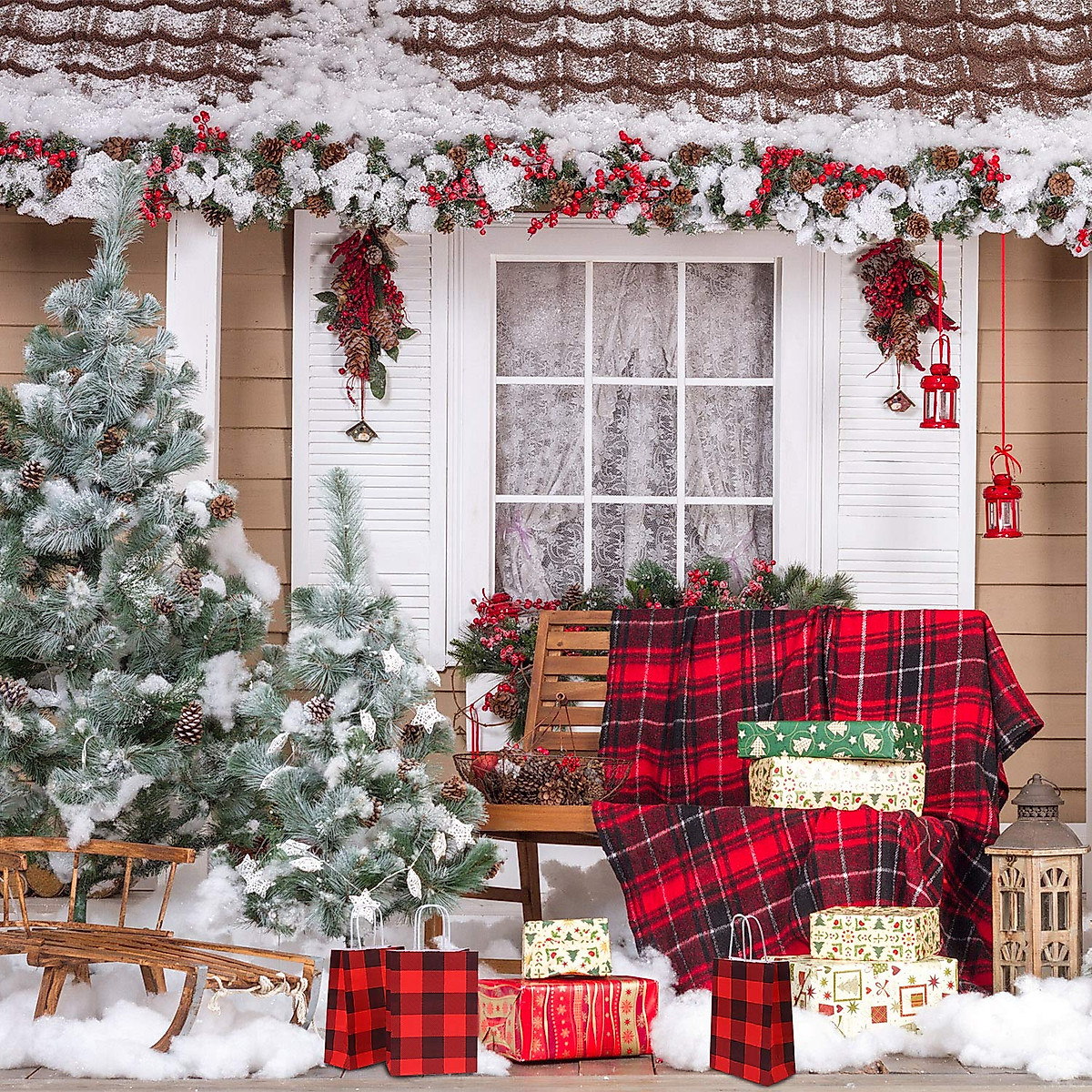 Cooraby 20 Pieces Red and Black Plaid Paper Party Bags Gift Bag Christmas Bag Birthday Kraft Party Bags with Handle for Wedding and Party Celebrations