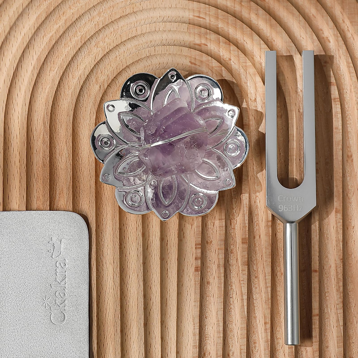 Ckakra Tuning Fork with Crystal Kit,Solfeggio Energy Tuners,963hz Crown Chakra,Sound Healing With Amethyst Kit,Meditation Accessories,Stress Relief Gifts for Women,Shiny Silver