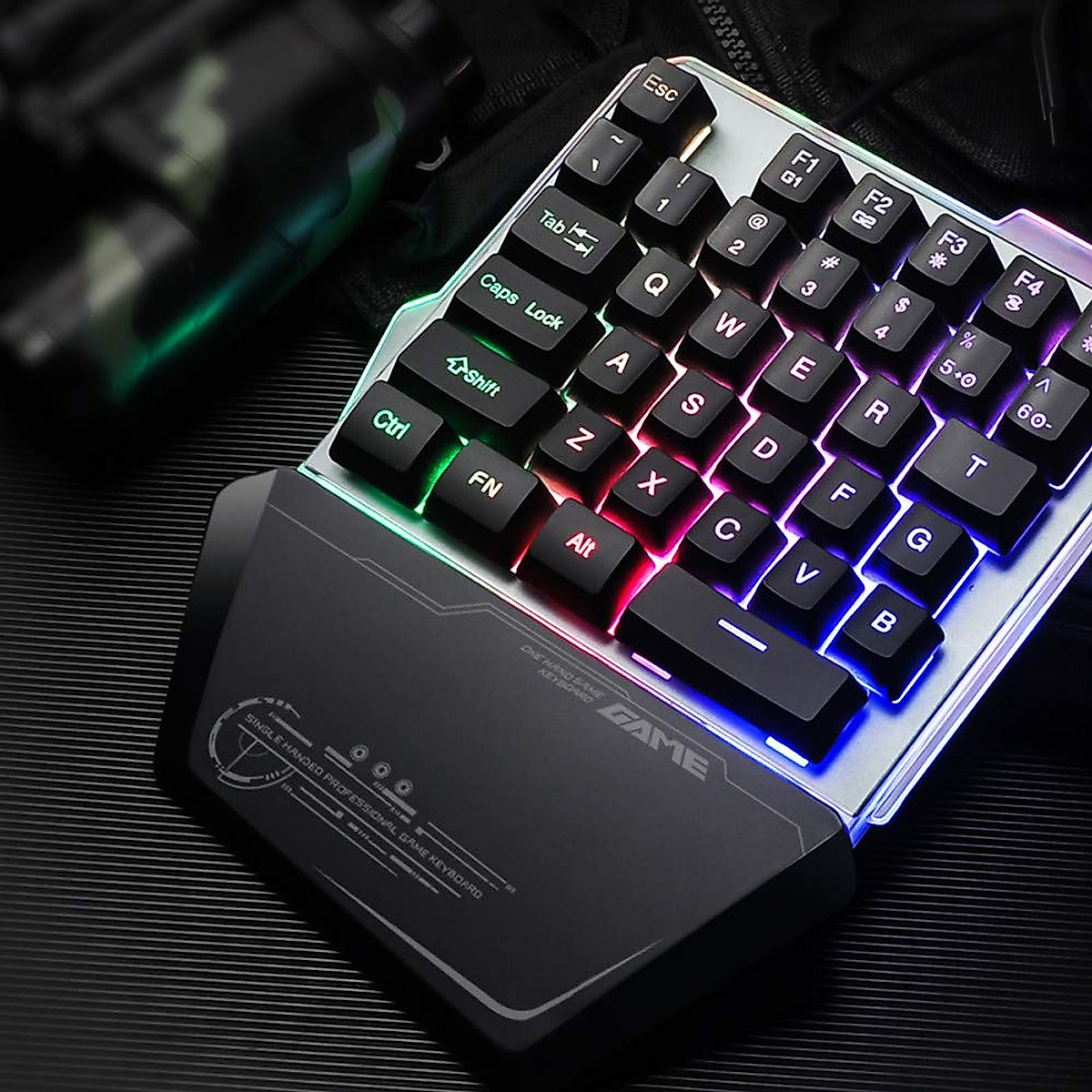 HiGOGO G40 Wired 35 Keys One-Handed Gaming Keypad Rainbow LED Backlight with Large Wrist Pad Membrane Keyboard (Sliver)