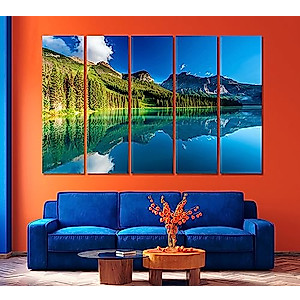 Emerald Lake Canada Canvas Print 1 Panel / 36x24 inches