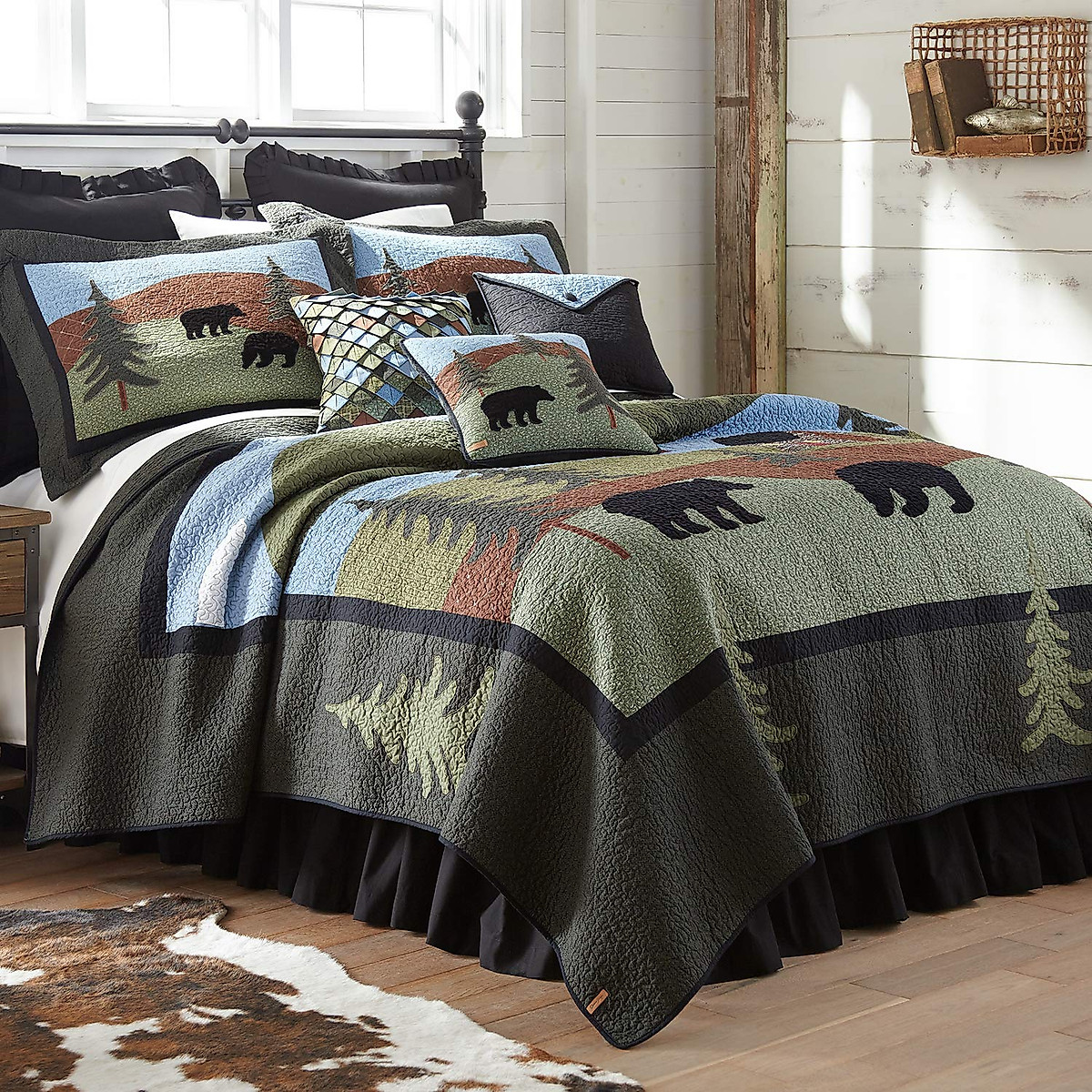 Donna Sharp Full/Queen Bedding Set - 3 Piece - Bear Lake Cotton Lodge Quilt Set with Full/Queen Quilt and Two Standard Pillow Shams - Fits Queen Size and Full Size Beds - Machine Washable