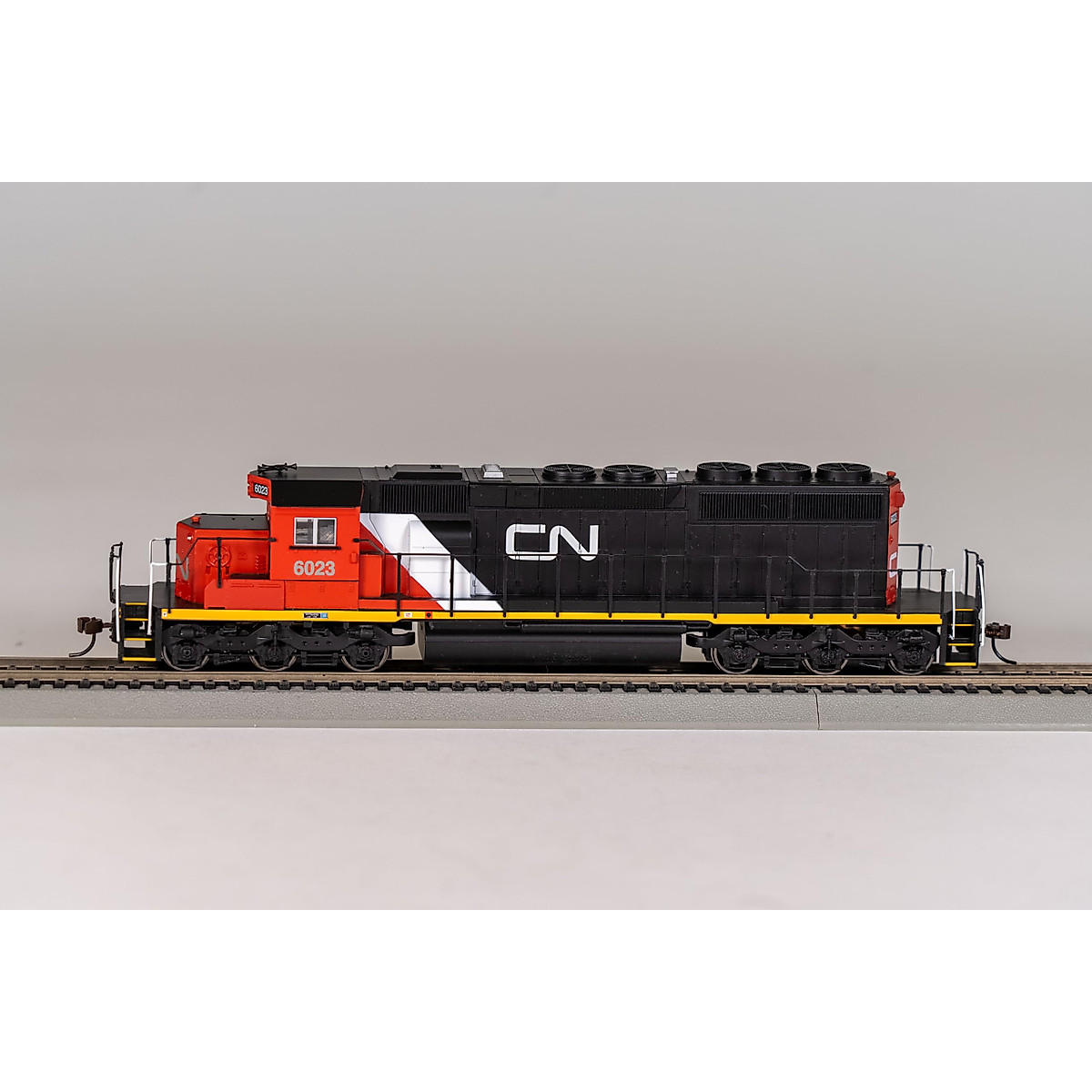 Bachmann Industries EMD SD40 2 DCC Canadian National #6023 Ready Locomotive (HO Scale)
