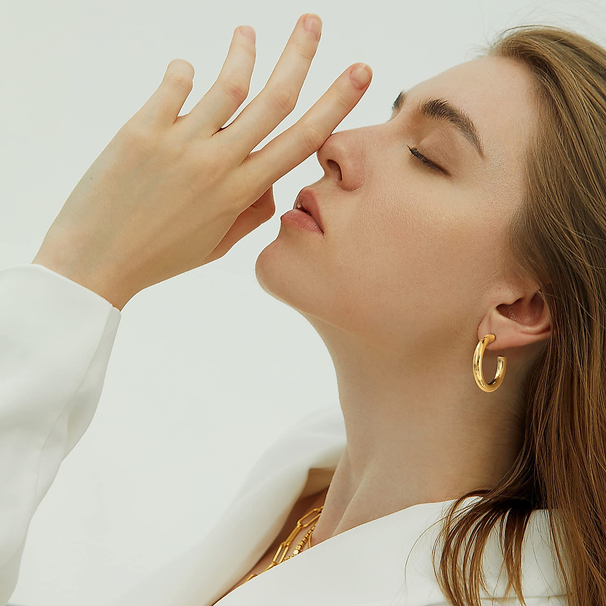 UnicoRing Chunky Gold Hoop Earrings for Women Thick Large 14K Real Gold Plated Thick Large Hoops Hypoallergenic trendy Jewelry (30mm)