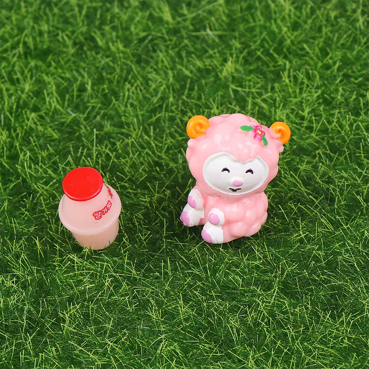 Ioffersuper 10Pcs Artificial Garden Grass Lawn 6 x 6 Inches Life-Like Fairy Turfs Grass Lawn Miniature Ornament for DIY Holiday Village Farm Craft Displays Landscape Dollhouse Grass Decoration