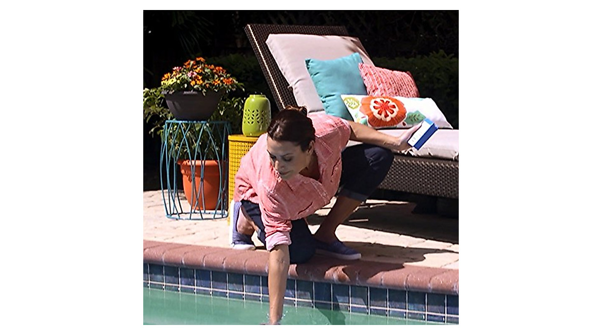 HTH 6-Way Test Strips for Clean Swimming Pools