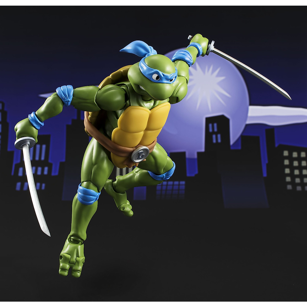Bandai TAMASHII NATIONS S.H. Figuarts Leonardo "Teenage Mutant Ninja Turtles" Action Figure, 6 inches (BAN06450)