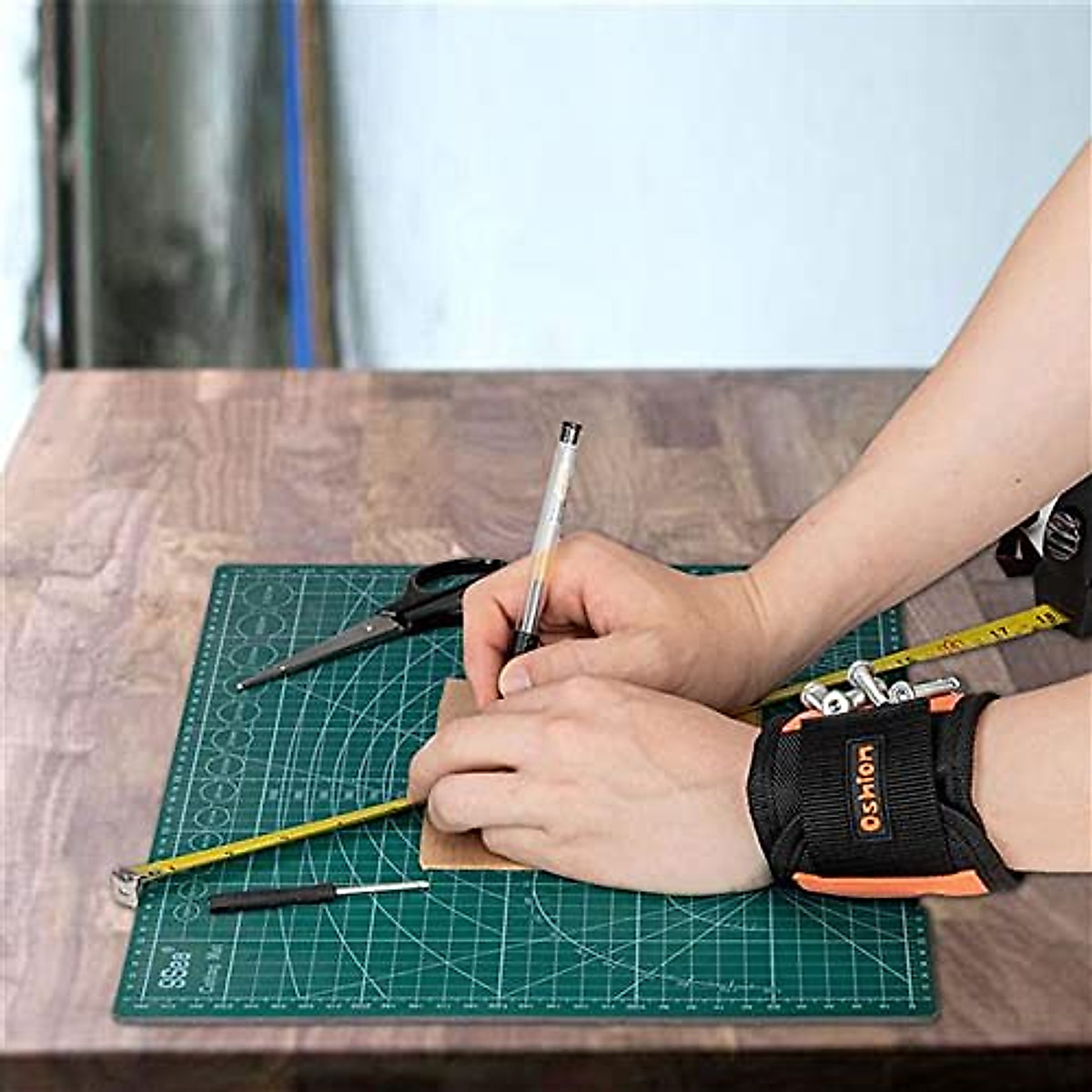 HKETFG Magnetic Wristband - Men & Women's Tool Bracelet with 10 Strong Magnets to Hold Screws, Nails and Drilling Bits - Gift Ideas for Dad, Husband, Handyman or Handy Woman﻿