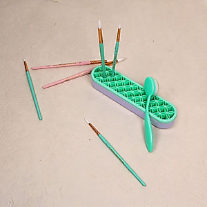 Craftelier - Brushes, Paintbrushes and Ink Applicator Holder with Silicone Grip and Flower Pattern | Size 20.9 x 5 x 3.3 cm (8.23" x 1.97" x 1.3") - White and Mint Colour