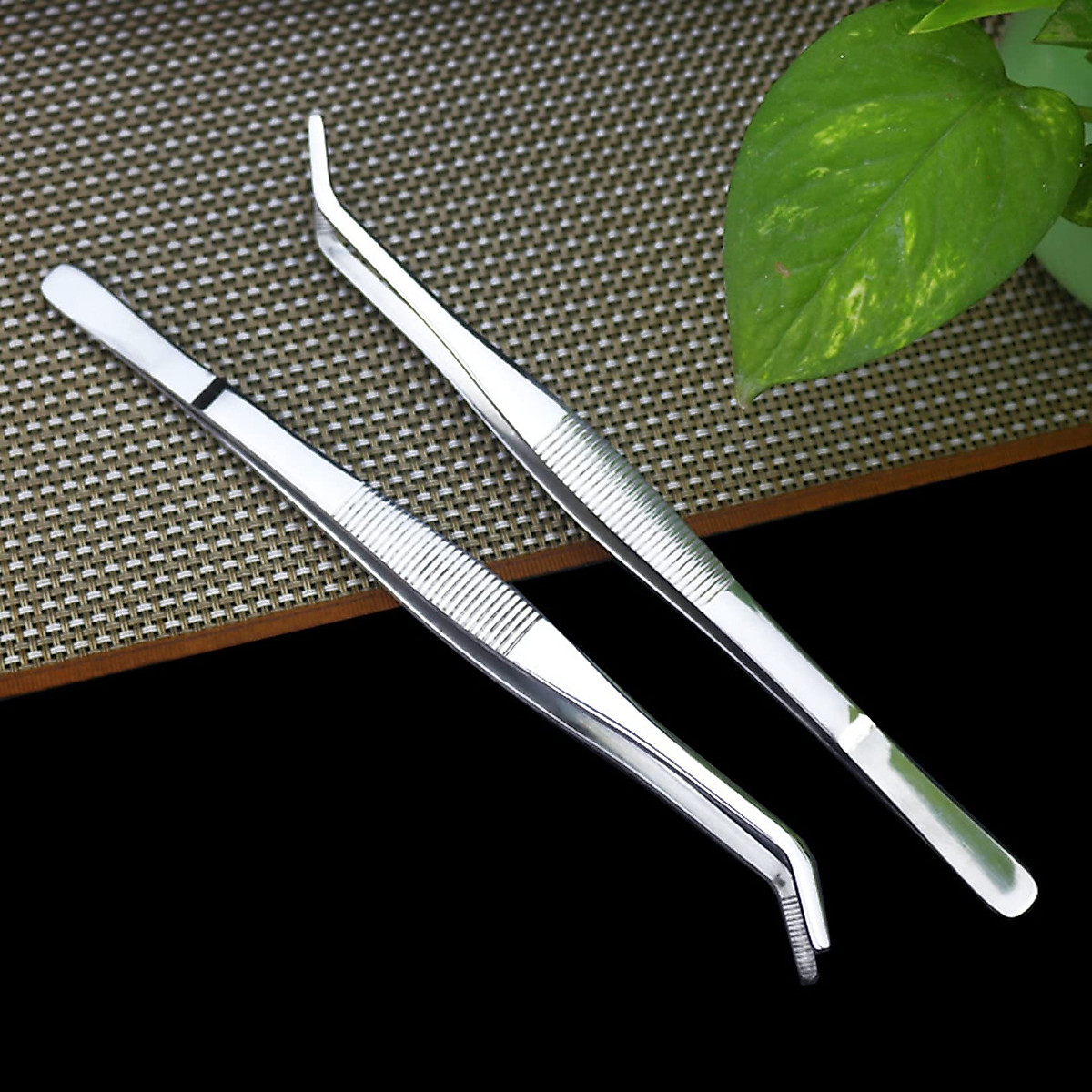 Long Forceps Tweezers, Serrated Bent Tweezers Flat Tips Precision Curved Science Surgical Tongs Jewelers Needle Metal Sewing Sharp Small Kitchen Cooking Tweezers With Teeth Knurled Handles (1PCS)