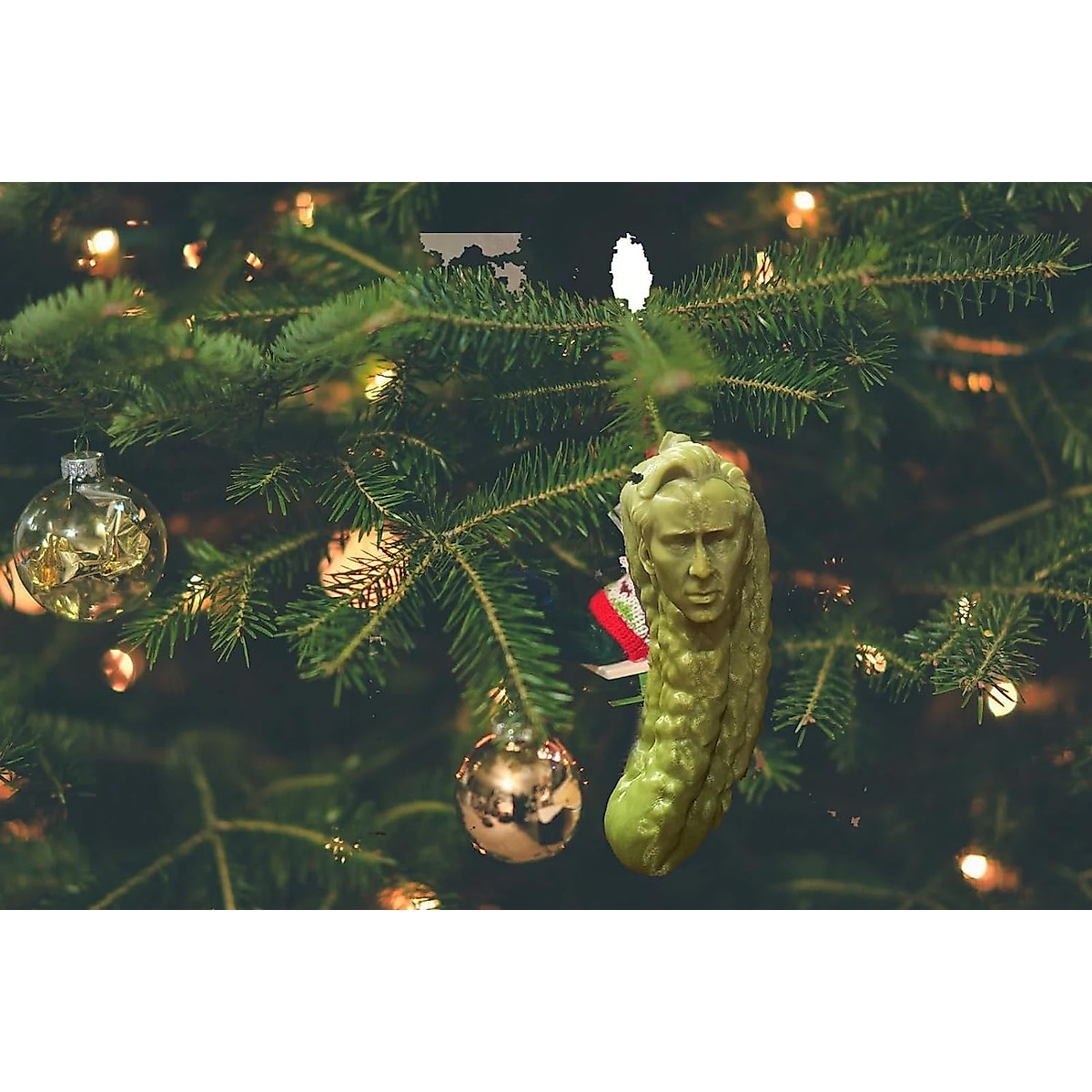 Picolas Cage Christmas Ornament, Funny Nicolas Cage Christmas Green Pickle Hanging Ornament, Christmas Pickle Tree Ornament for Christmas Tradition Decor Party Favor Stocking Stuffers (New,1-Pcs)