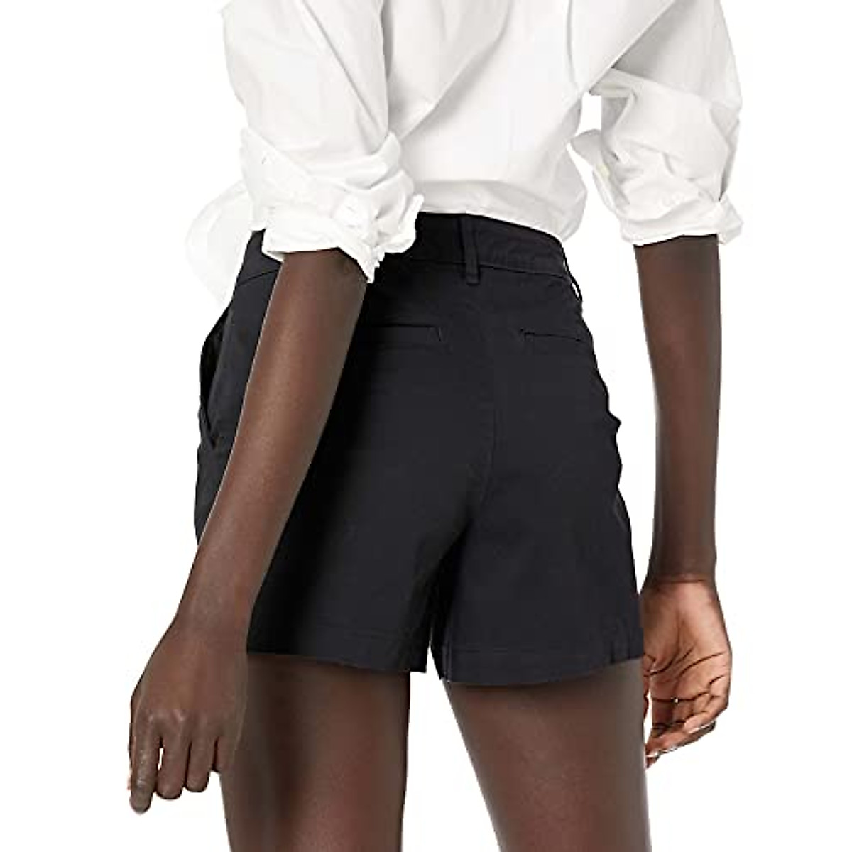 Amazon Essentials Women's Mid-Rise Slim-Fit 3.5 Inch Inseam Khaki Short, Black, 6