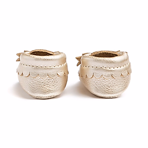 Freshly Picked - Soft Sole Leather Bow Moccasins - Newborn Baby Girl Shoes - Size 0 Platinum