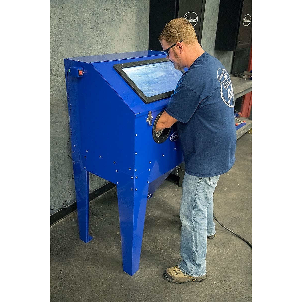 Eastwood B60 Sand Blasting Cabinet | Steel Sand Media Blaster Cabinet Kit | for Paint Removal, Metal Restoration, Rust Removal, Sandblasting | Holds Up to 120 Lbs of Abrasive Media