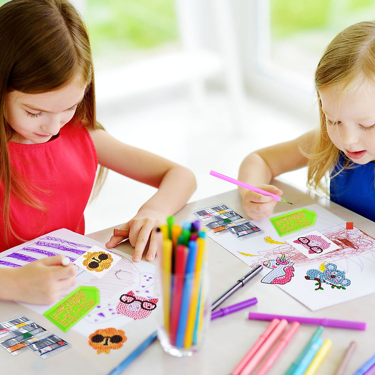 Marspark 16 Pieces Kids Valentine's Day Cards Painting Kits 5D DIY Beginner Animal Painting Stickers for Girls Boys School Classroom Exchange Gifts Craft Activity Party Favors, 4 Styles