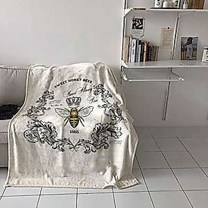 Heart Pain Soft Flannel Fleece Blanket Sweet Honey Bees Breathable Throw Blanket Vintage Newspaper Cozy Blanket for Couch Sofa Bed Living Room Suitable for All Season - 50x60 inch