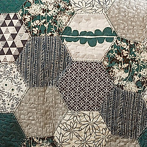 Lush Decor Briley Quilt 3 Piece Reversible Print Hexagon Pattern Patchwork Neutral Bedding Set, King, Turquoise