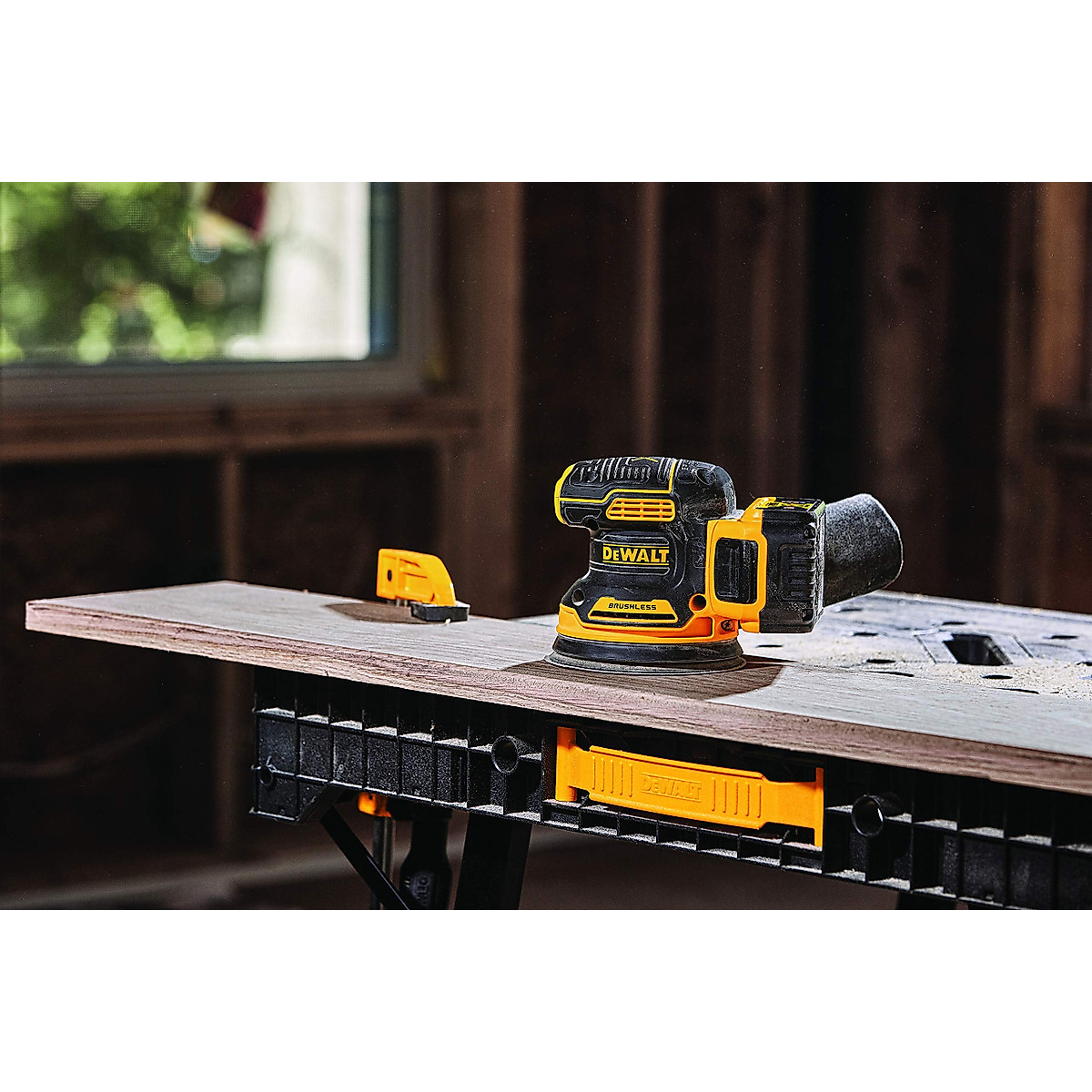 Dewalt DCW210BR 20V MAX XR Brushless Variable-Speed Lithium-Ion 5 in. Random Orbital Sander (Tool Only) (Renewed)