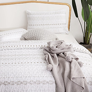 BBSET White Quilt Set Queen 90x90 Inch, 3 Pcs Striped Boho Geometric Bedding Quilts,Bohemian Aztec Brushed Reversible Bedspread Microfiber Coverlet Sets for All Season- 1 Quilt and 2 Pillow Shams