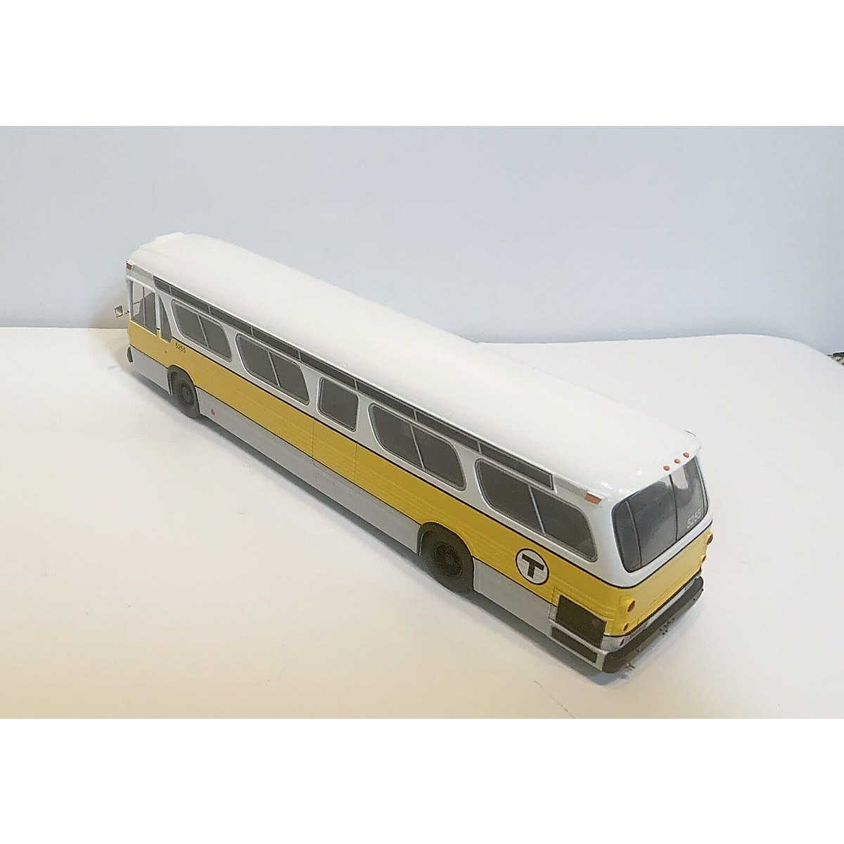 GMC Fishbowl New Looks Bus Boston T MBTA 1/43 Scale Iconic Replicas