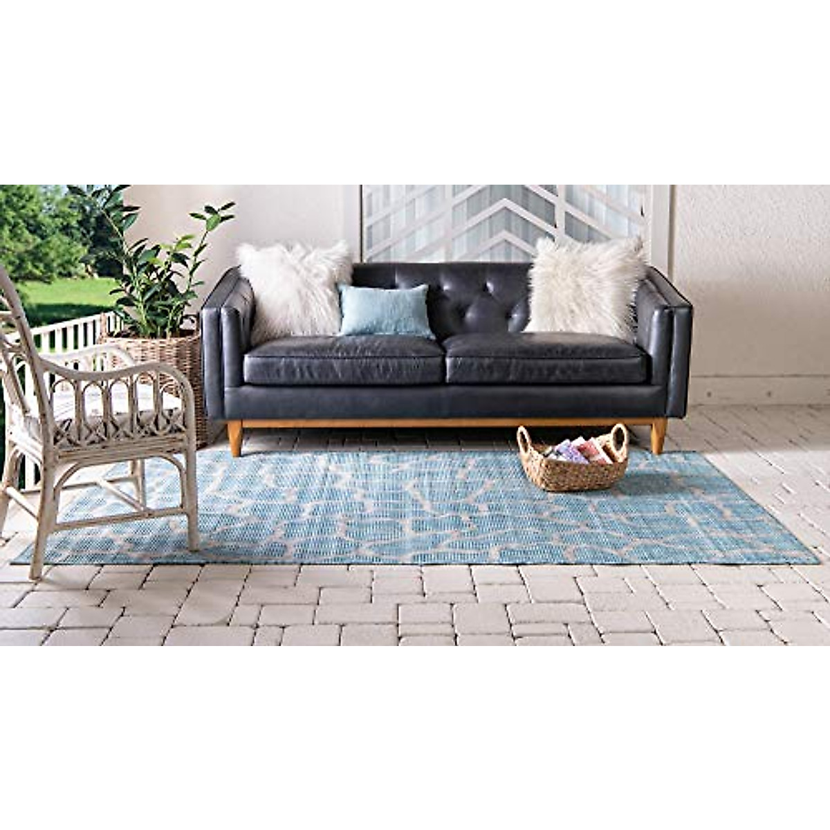 Unique Loom Outdoor Safari Collection Transitional Indoor & Outdoor Wildlife Inspired Animal Print with Giraffe Design Area Rug, 8 ft x 11 ft 4 in, Aqua Blue/Ivory
