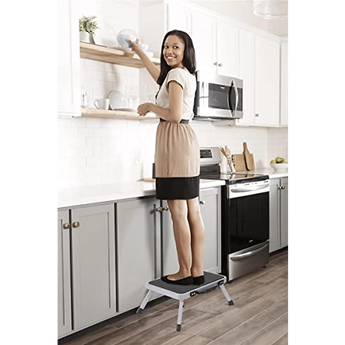 Ylebs Metal Step Stool,Portable Foot Stool with Reflective Handle,Foldable Non Slip 330lbs Capacity 1 Stepping Stools for Bed Office RV Adult Use, Black