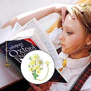 Fantasyon Daisy Metal Bookmark for Book Lovers Teacher's Day Anniversary Christmas Birthday Graduation Valentine's Day Gifts for Women Girl Readers Book Markers