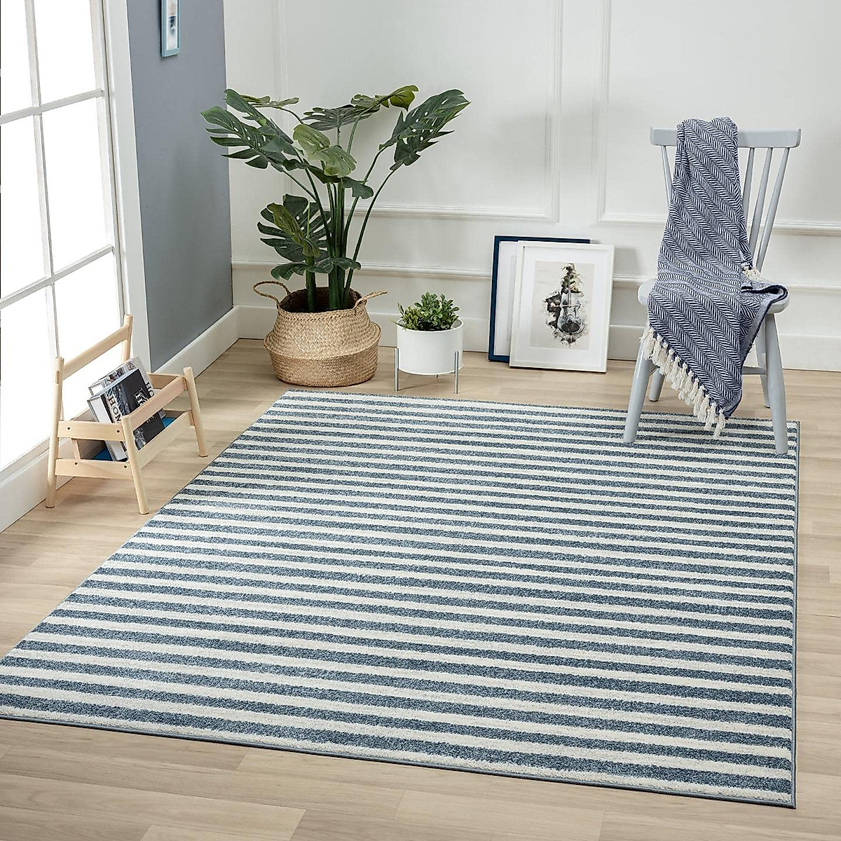 LUXE WEAVERS Daphnes Collection 2800 Navy 5x7 Moroccan Lines Area Rug