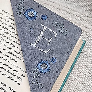 Personalized Hand Embroidered Corner Bookmark, 26 Letters Cute Flower Embroidered Corner Bookmark Embroidery Book Marker Clip for Book Lovers Bookmarks for Reading Lovers Meaningful Gift