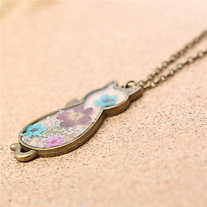 MXXGMYJ Multicolor Dried Flower Necklace for Women Cute Cat Pendant Necklace Pressed Flower Necklace Nature Gifts for Women Cat Lovers