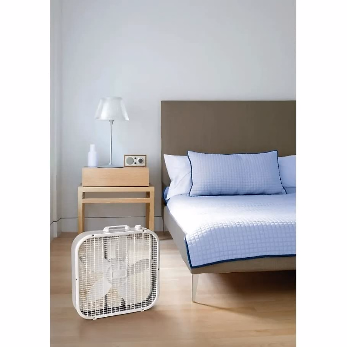 HOLMES 20-Inch Classic Box Fan with 3 Speeds (White) B20200 (Renewed)