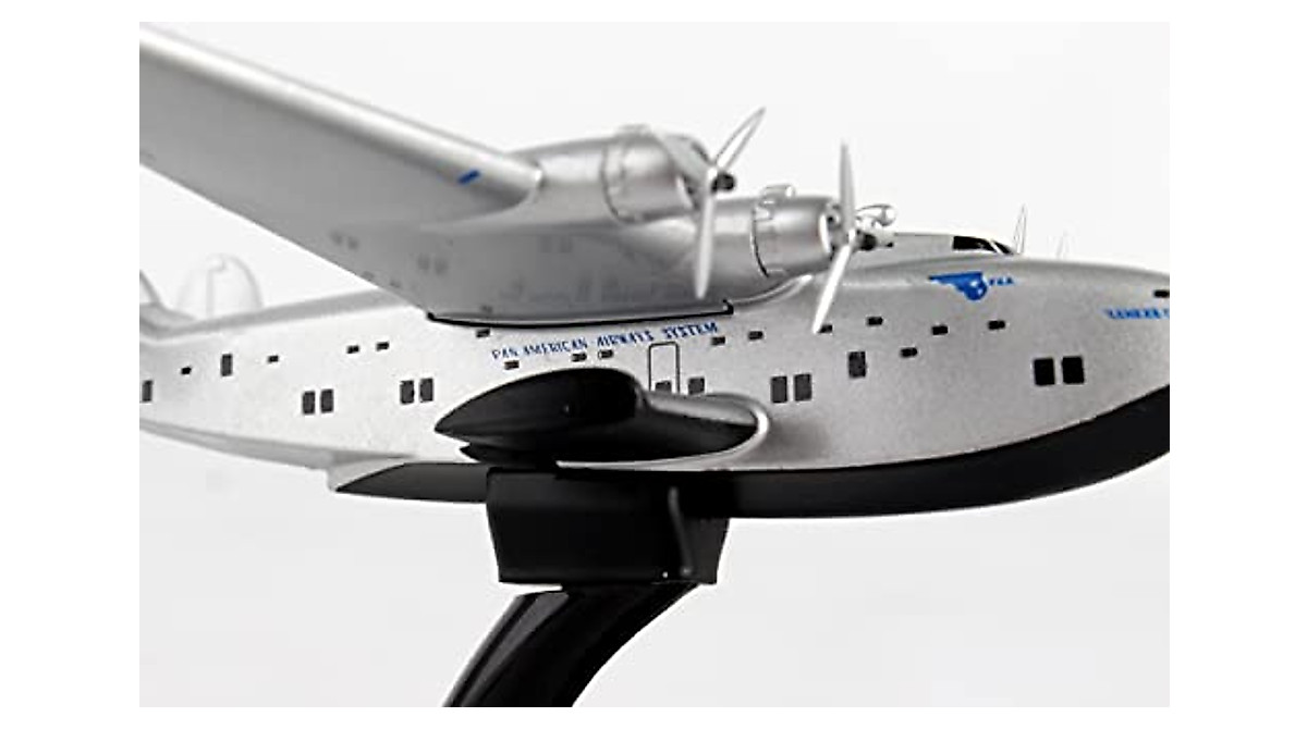 Daron Pan Am B314 Airplane Model 1/350 Die-Cast Collectible
