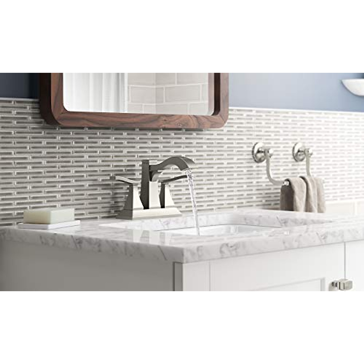 TRUSS® CENTERSET LAV FAUCET