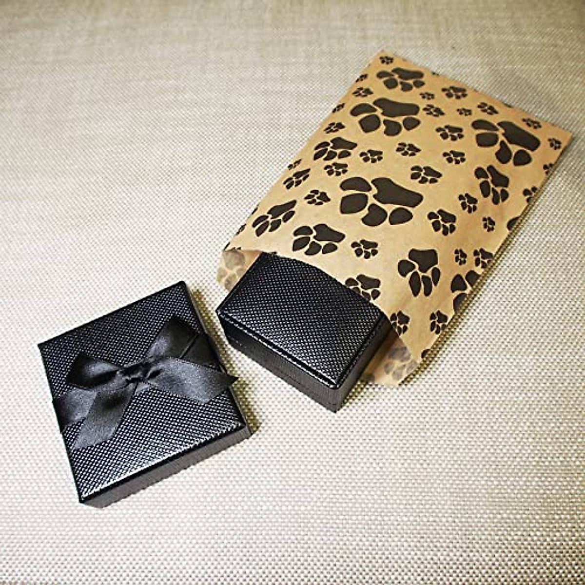 CuteBox Pawprint Kraft Flat Paper Gift Bags 300pcs (5" x 7") for Crafts, Party Favors, Retail, Merchandise, Tradeshows, Handmade Goods, Arts and Crafts, Outdoor Events, Holidays, Weddings