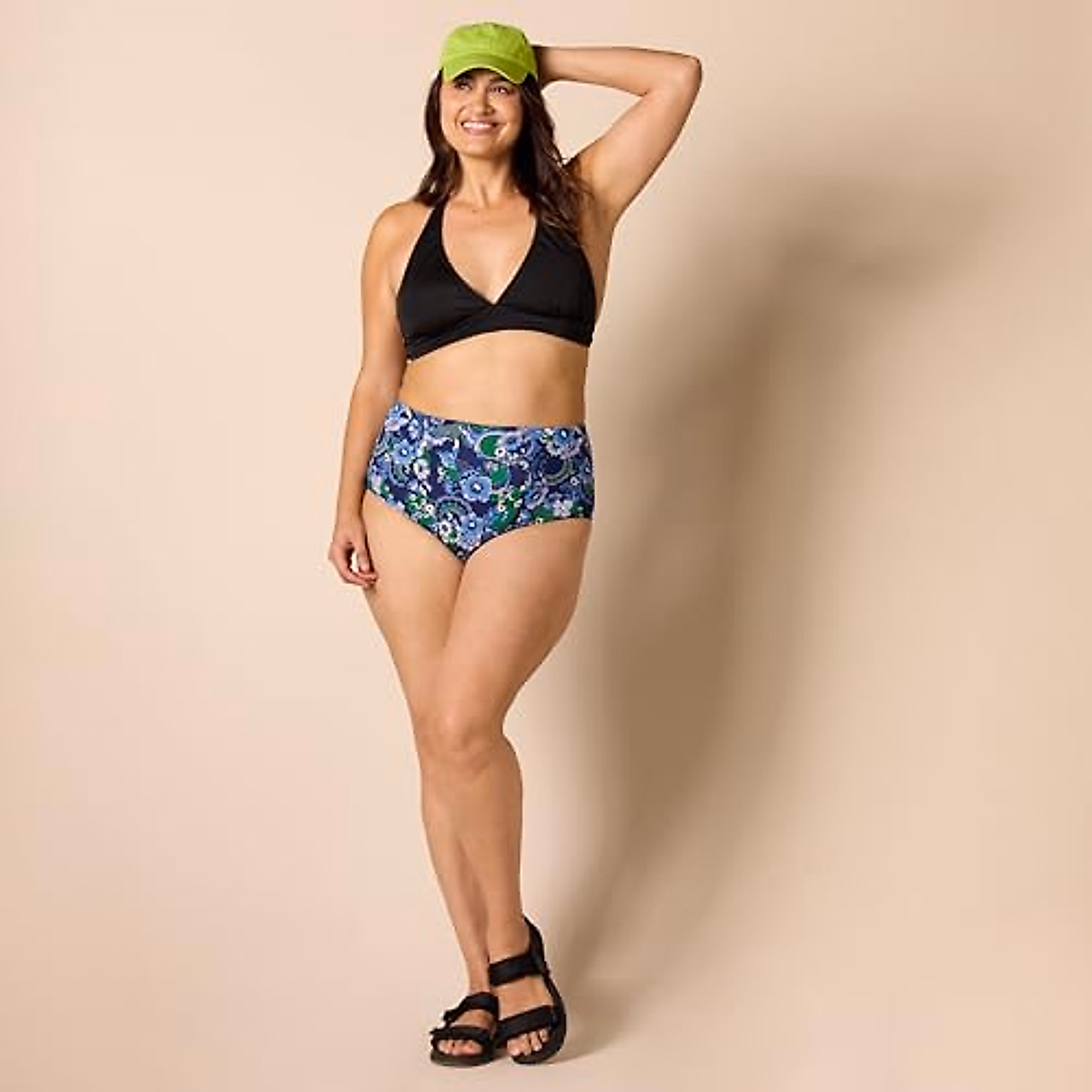 Amazon Essentials Women's Light-Support Tie Halter Bikini Swimsuit Top (Available in Plus Size), Washed Black, Medium