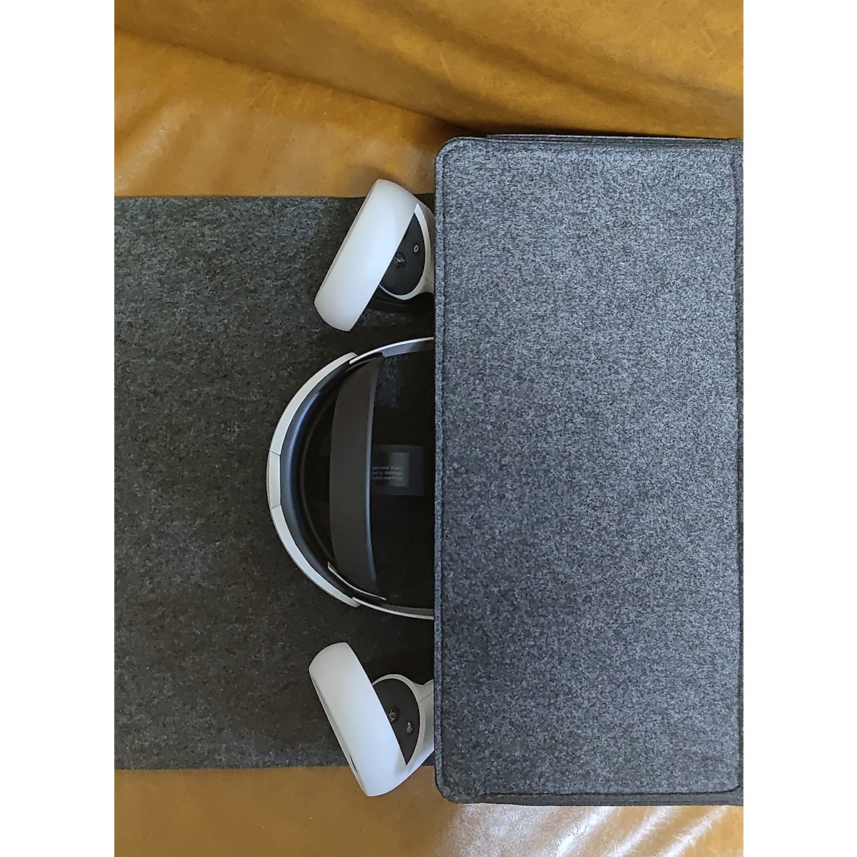 Yunplus Couch Bedside Gaming Organizer Caddy Storage Hanging Sofa Felt Mount for Oculus Quest 2 VR/Game Controllers/Headphones/Remote Control Holder/