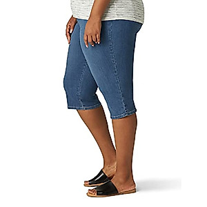 Lee Women's Size Relaxed Fit Denim Capri Jean, soar, 22 Plus