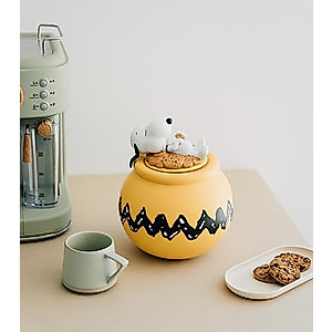 Grupo Erik Snoopy Cookie Jar With Lid | Snacks Canister | 20.5 x 20.5 x 24.6 cm | Candy Jar | Snoopy Gifts | Kitchen Decor | Airtight Food Storage Container