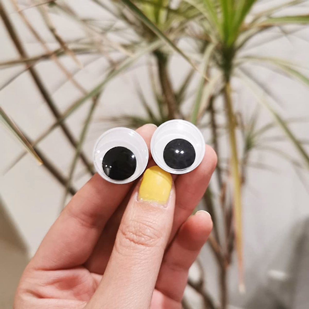 Wiggle Eyes Adhesive Googly Eyes self-Adhesive Round Plastic Twinkle Eyes for Craft Making and Party Decoration (40mm-20 Pcs)